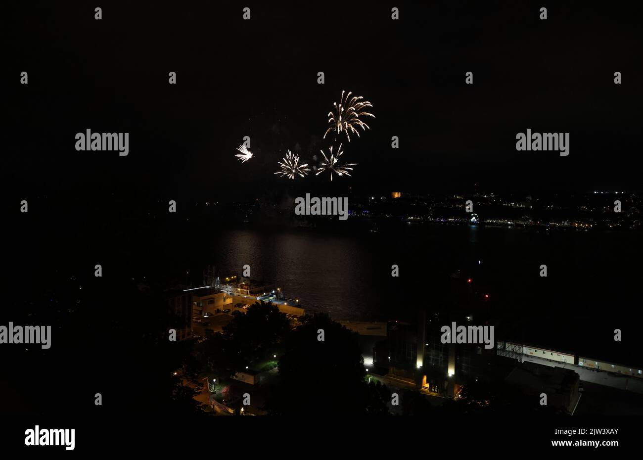 Fireworks display in front black hi-res stock photography and images ...