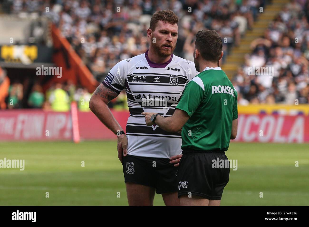 Referee photos hi-res stock photography and images - Alamy