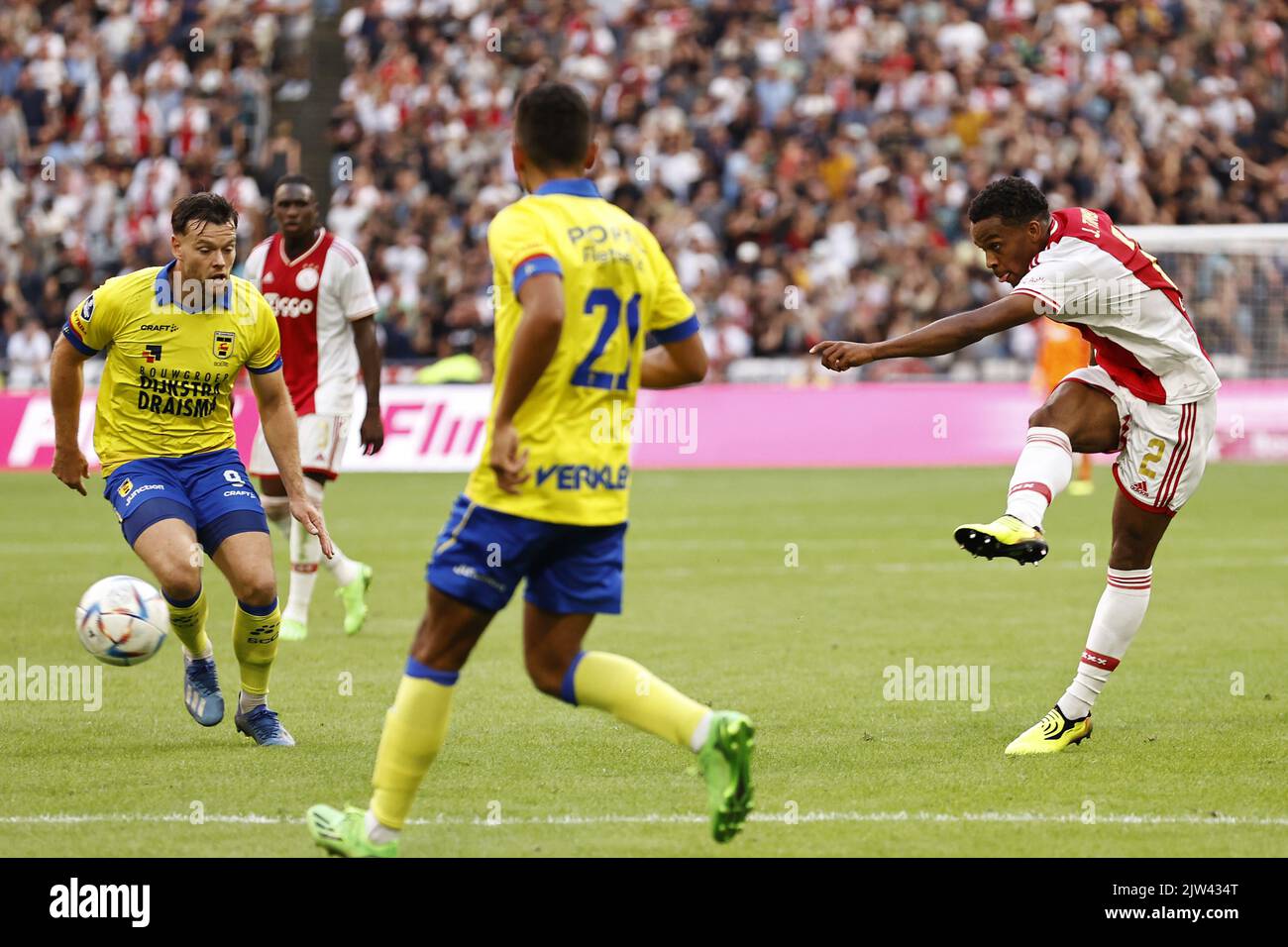 AMSTERDAM - (LR) Tom Boere of SC Cambuur Leeuwarden, Daniel van Kaam of ...
