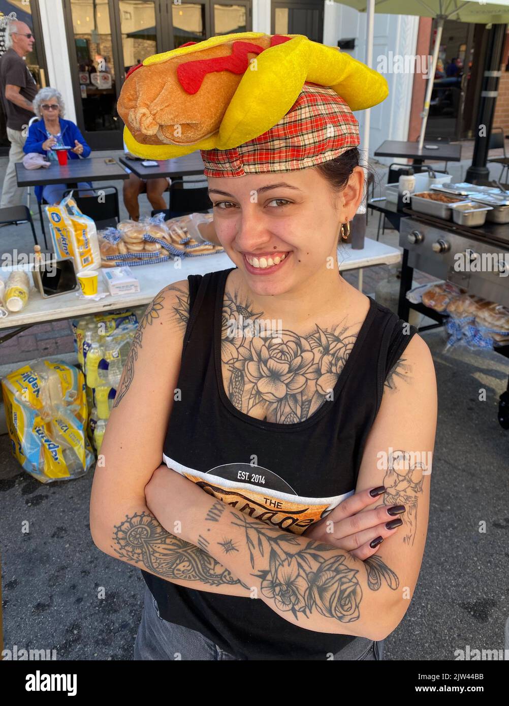 Kenosha, Wisconsin, USA. 3rd Sep, 2022. SHANON MAHONEY wears a hot dog ...