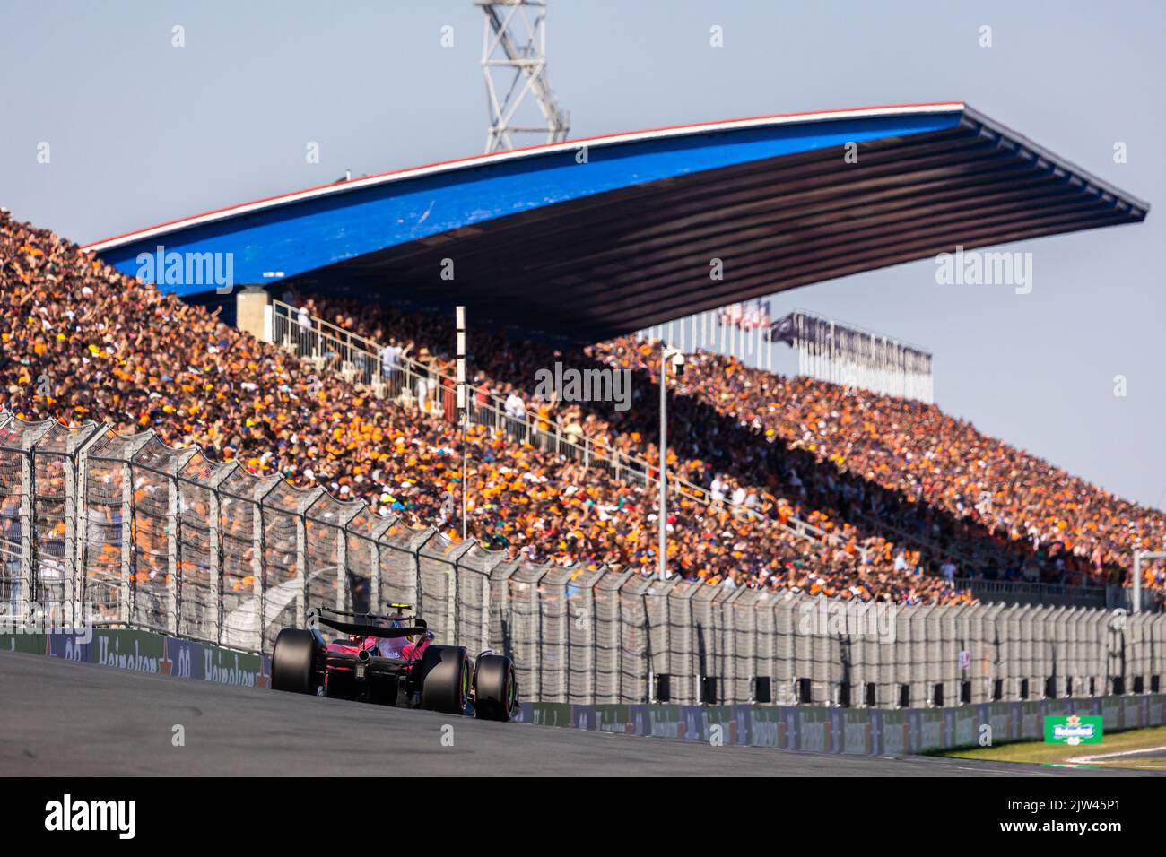 55 SAINZ Carlos (spa), Scuderia Ferrari F1-75, action crowd, foule ...