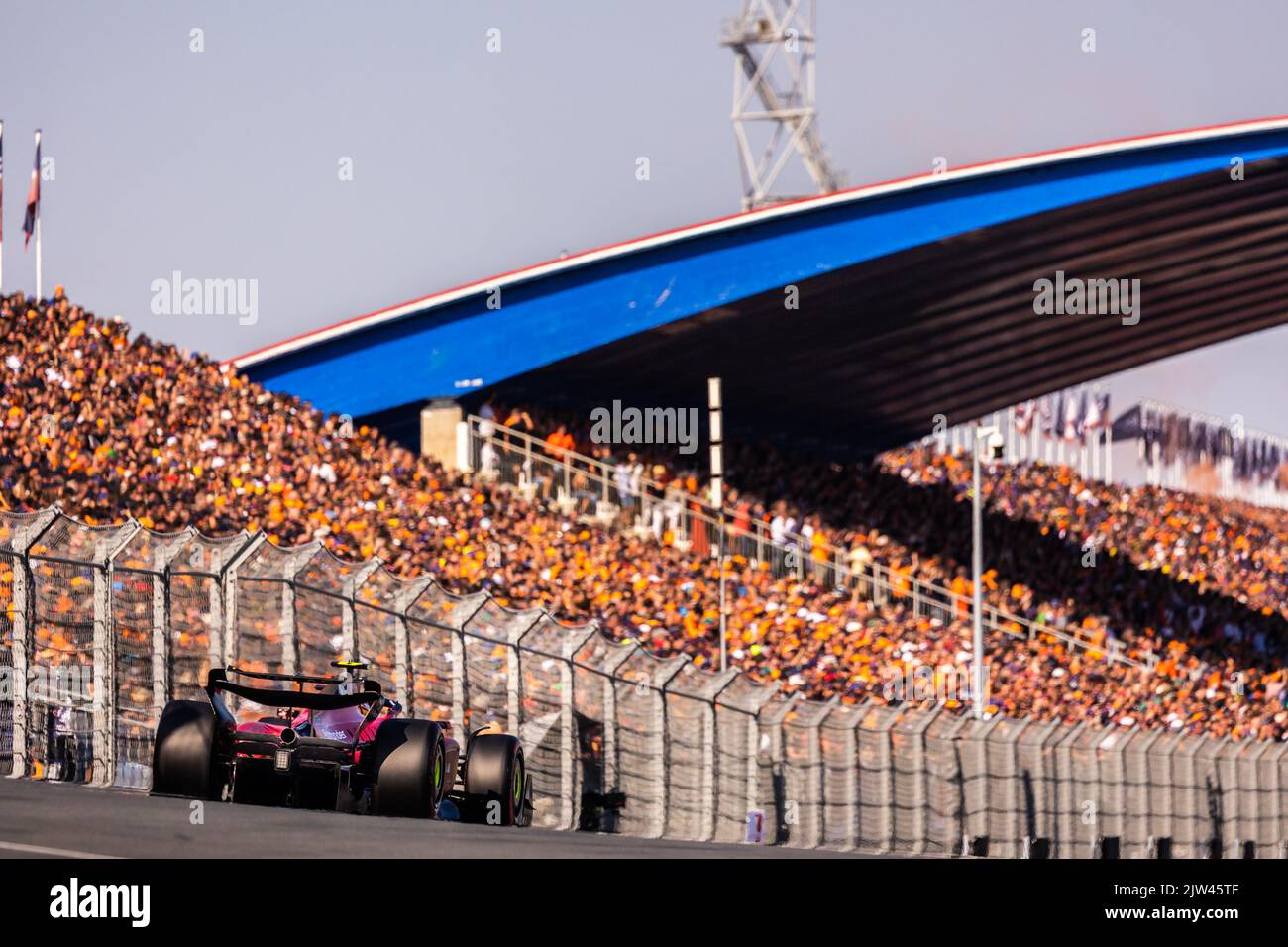 55 SAINZ Carlos (spa), Scuderia Ferrari F1-75, action crowd, foule ...