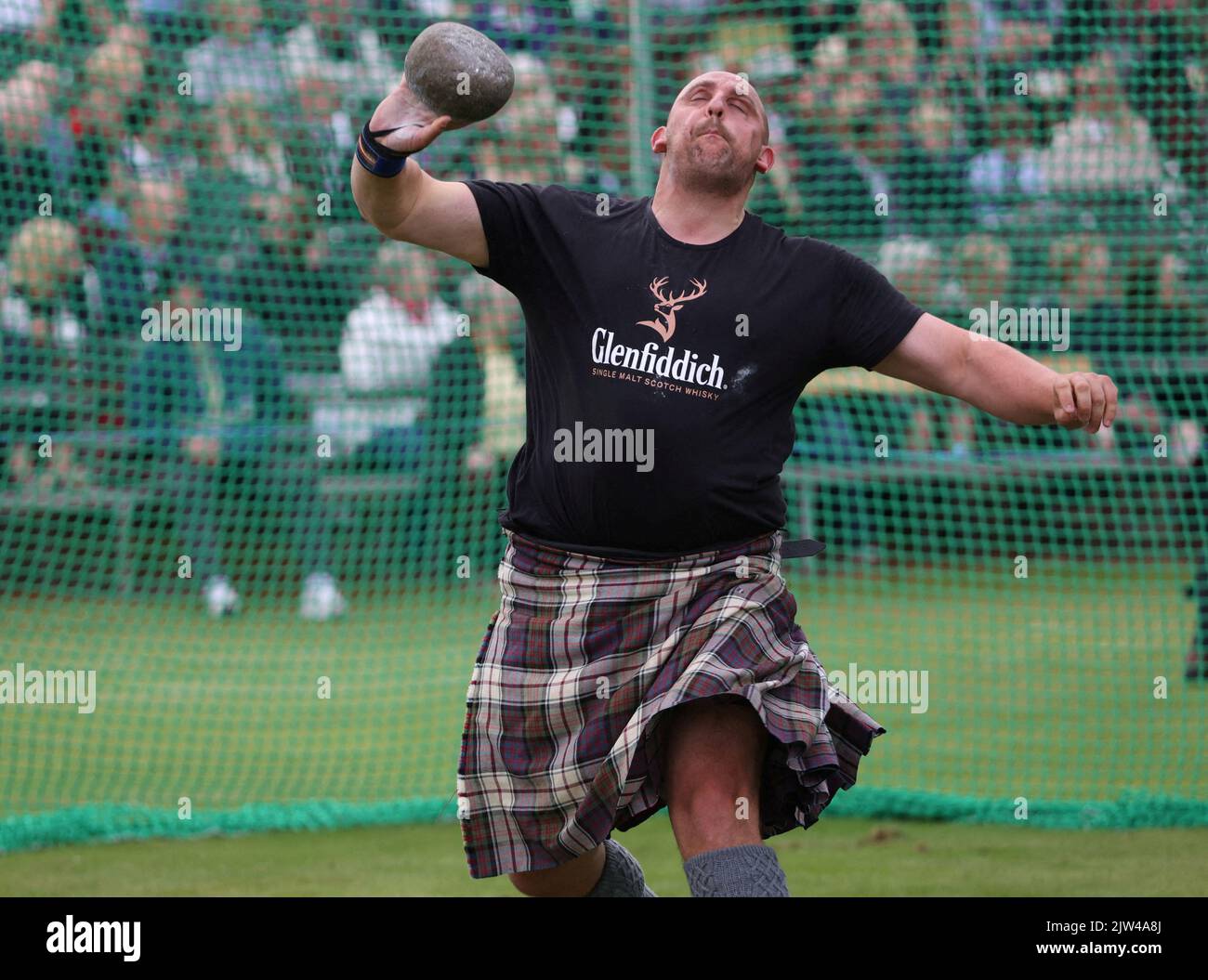 Competitor braemar stone braemar royal highland gathering in braemar hi ...