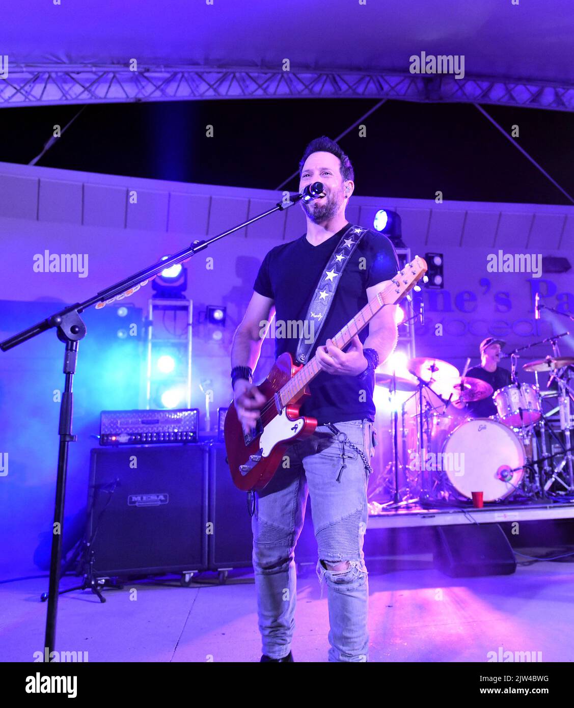 September 2, 2022, Virginia Beach, Virginia, USA: Smash Mouth member ...