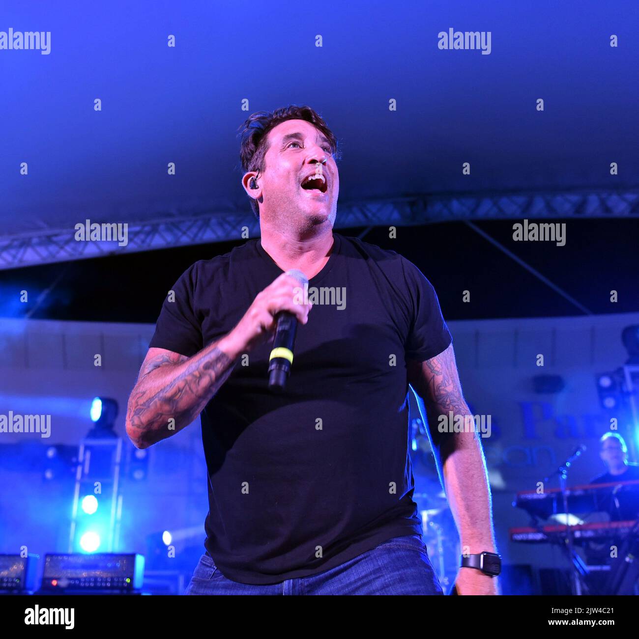 September 2, 2022, Virginia Beach, Virginia, USA: Smash Mouth member ...