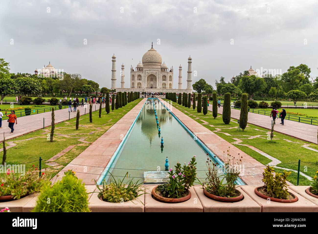 Taj mahal from main hi-res stock photography and images - Alamy