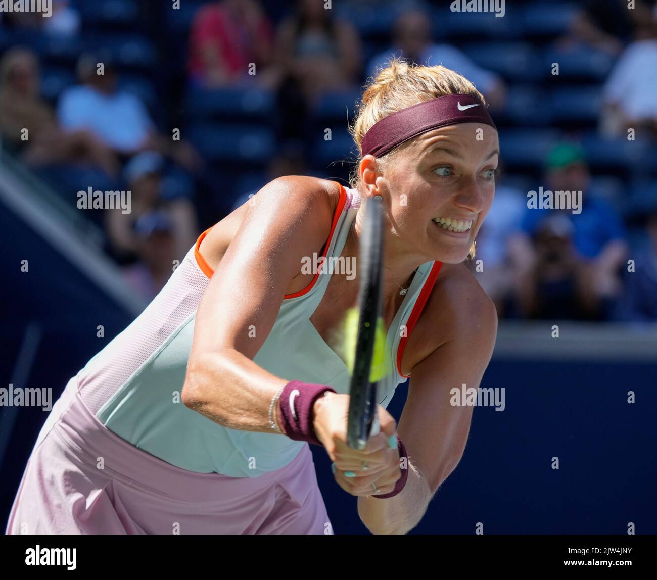 Petra kvitova garbine muguruza hi-res stock photography and images - Alamy