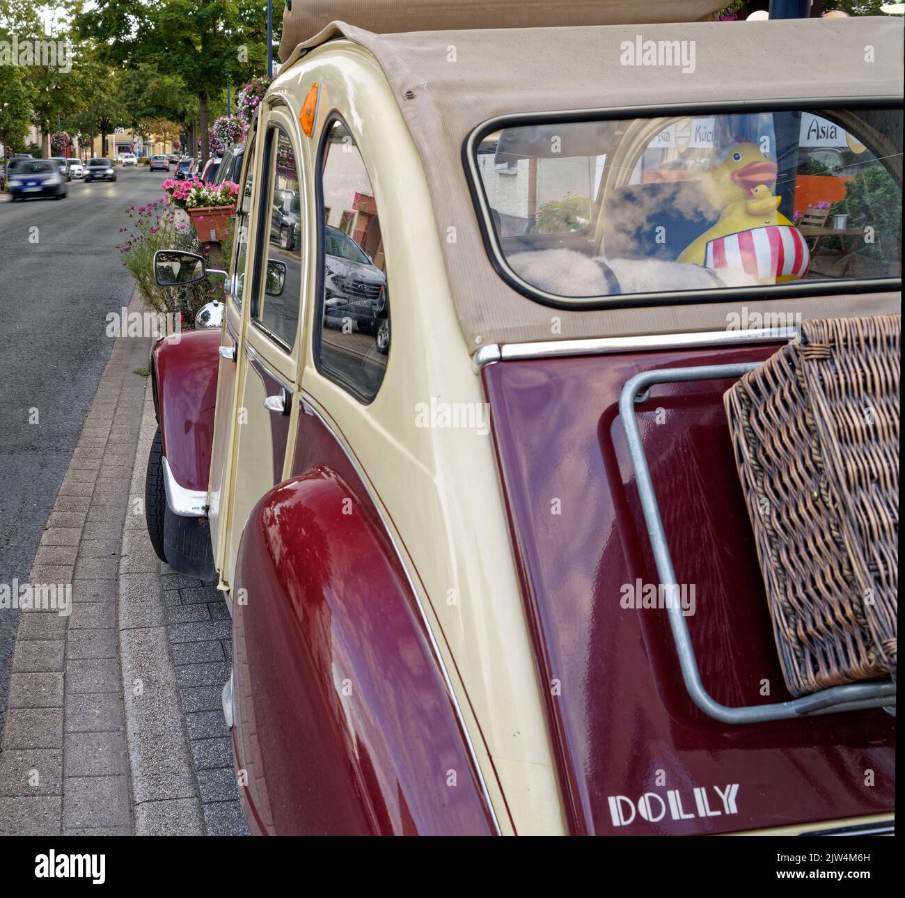 Picnic car 70s hi-res stock photography and images - Alamy