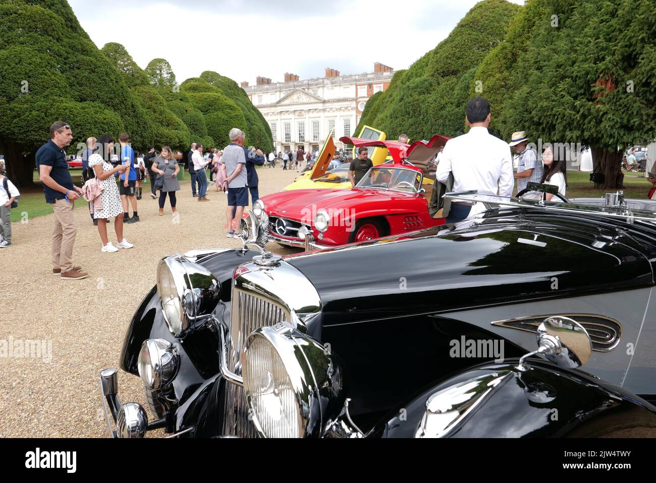 The Concours of Elegance once again brought together a selection of 60 ...