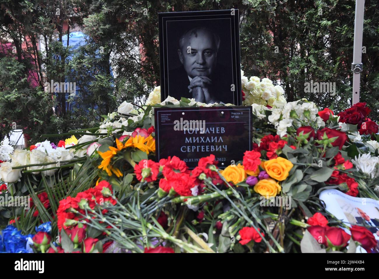 September 3, 2022. - Russia, Moscow. - A view of the grave of first and ...