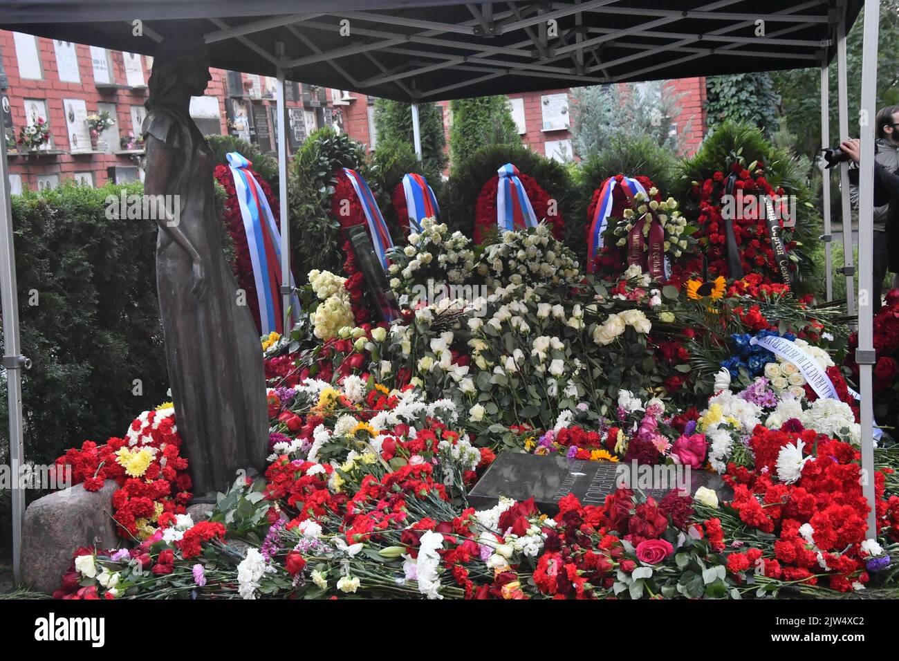 September 3, 2022. - Russia, Moscow. - A view of the grave of first and ...