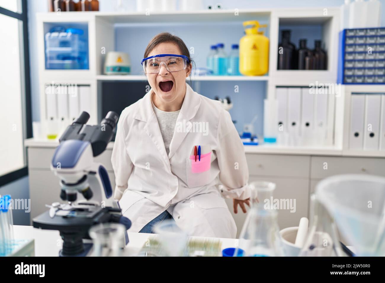 Female scientist angry hi-res stock photography and images - Alamy