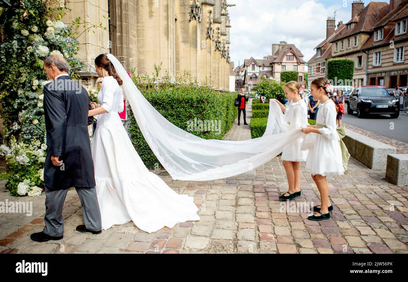 Caroline Philippe and her father arrive at the Eglise Saint-Michel in ...