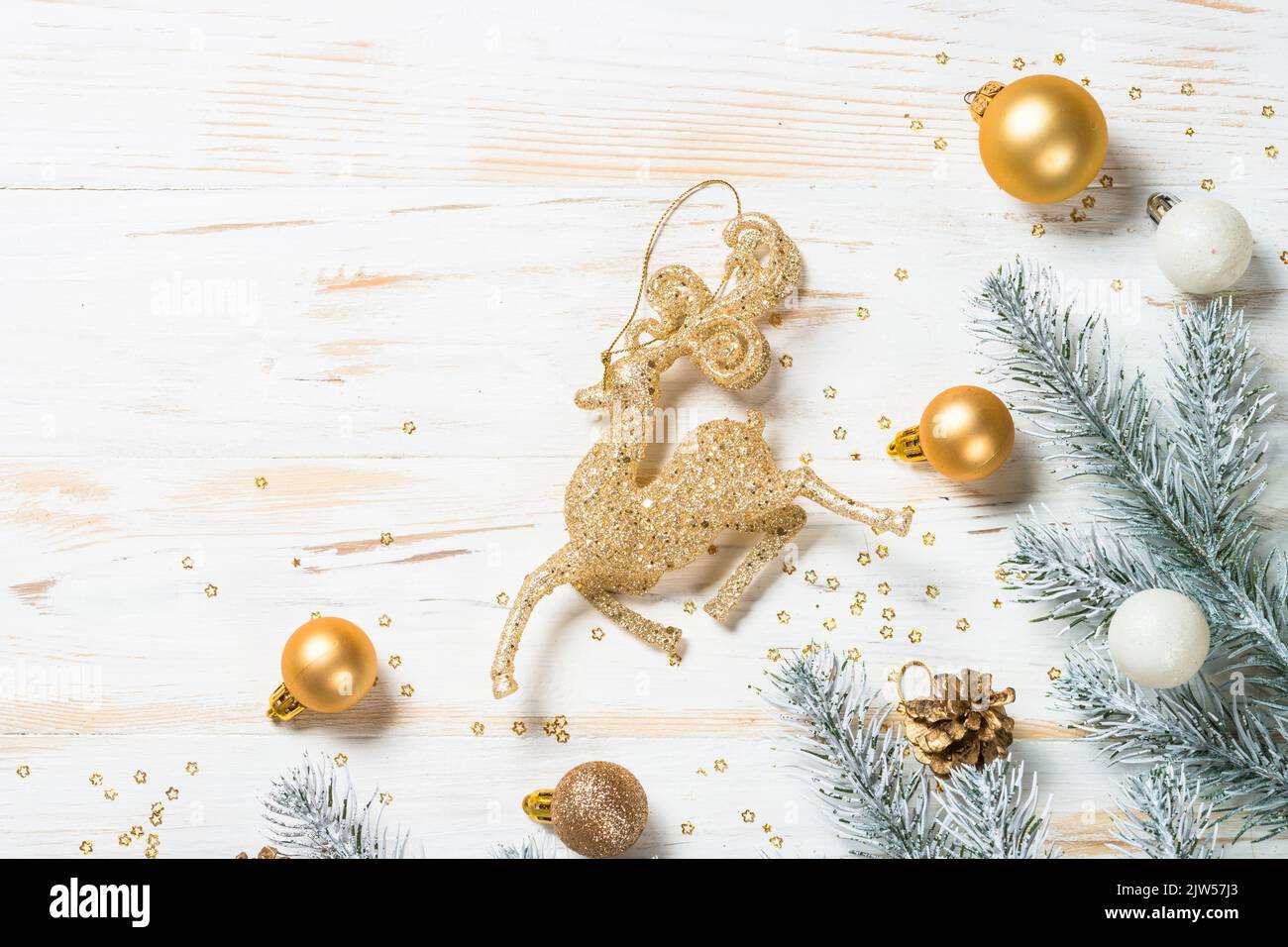 Christmas background with fir tree and golden holiday decorations Stock ...