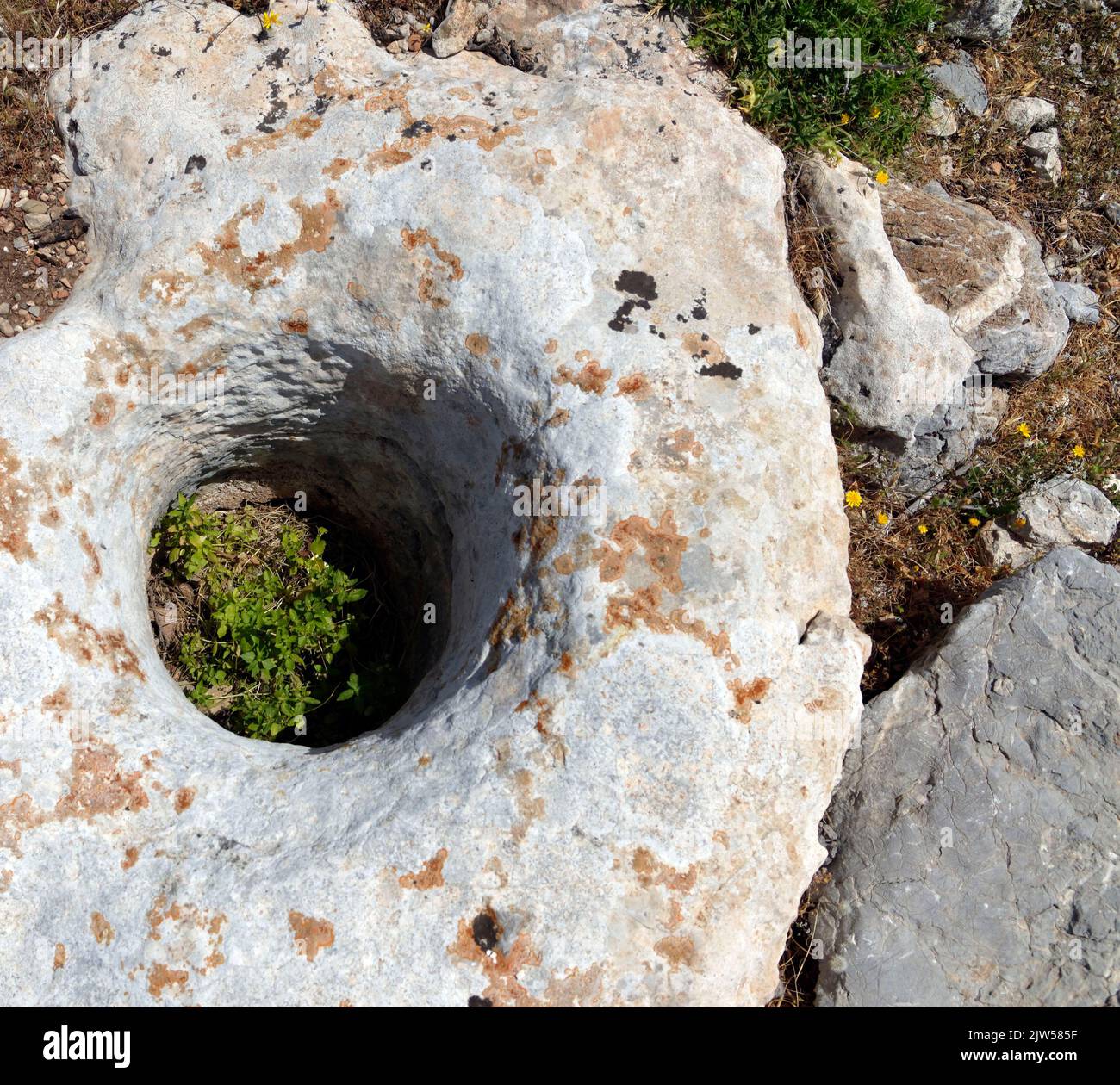 Hollowed out stone hi-res stock photography and images - Alamy