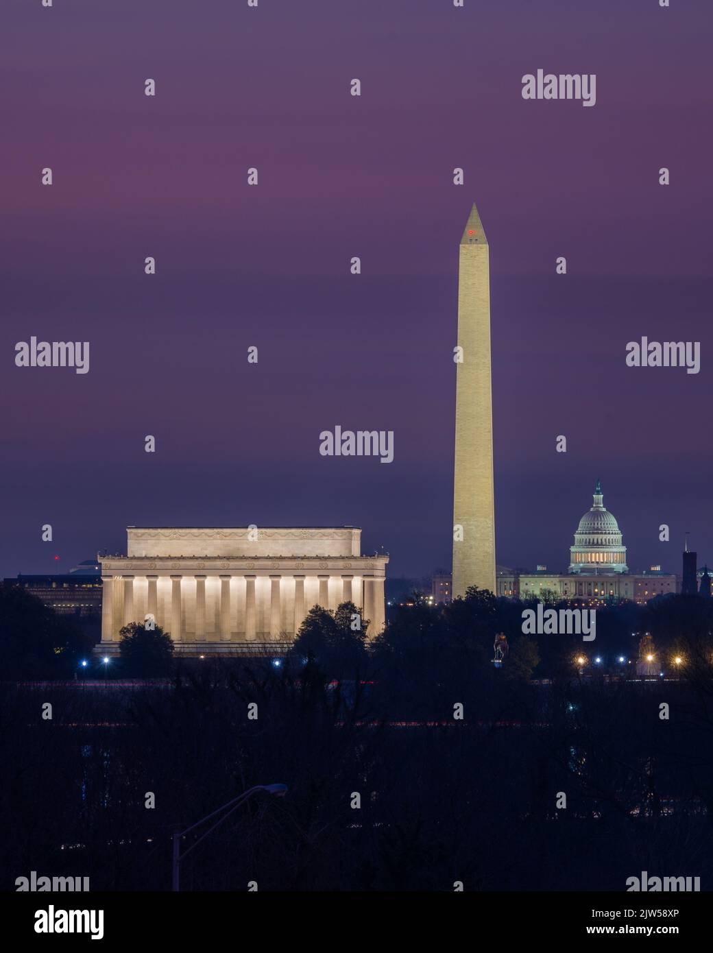 The iconic DC landmarks, Lincoln Memorial, Washington Monument and the ...