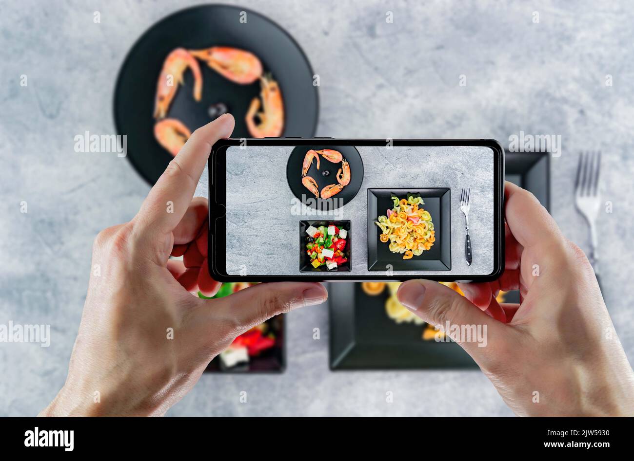 Photographing food on a mobile phone, for instagram. Professional ...