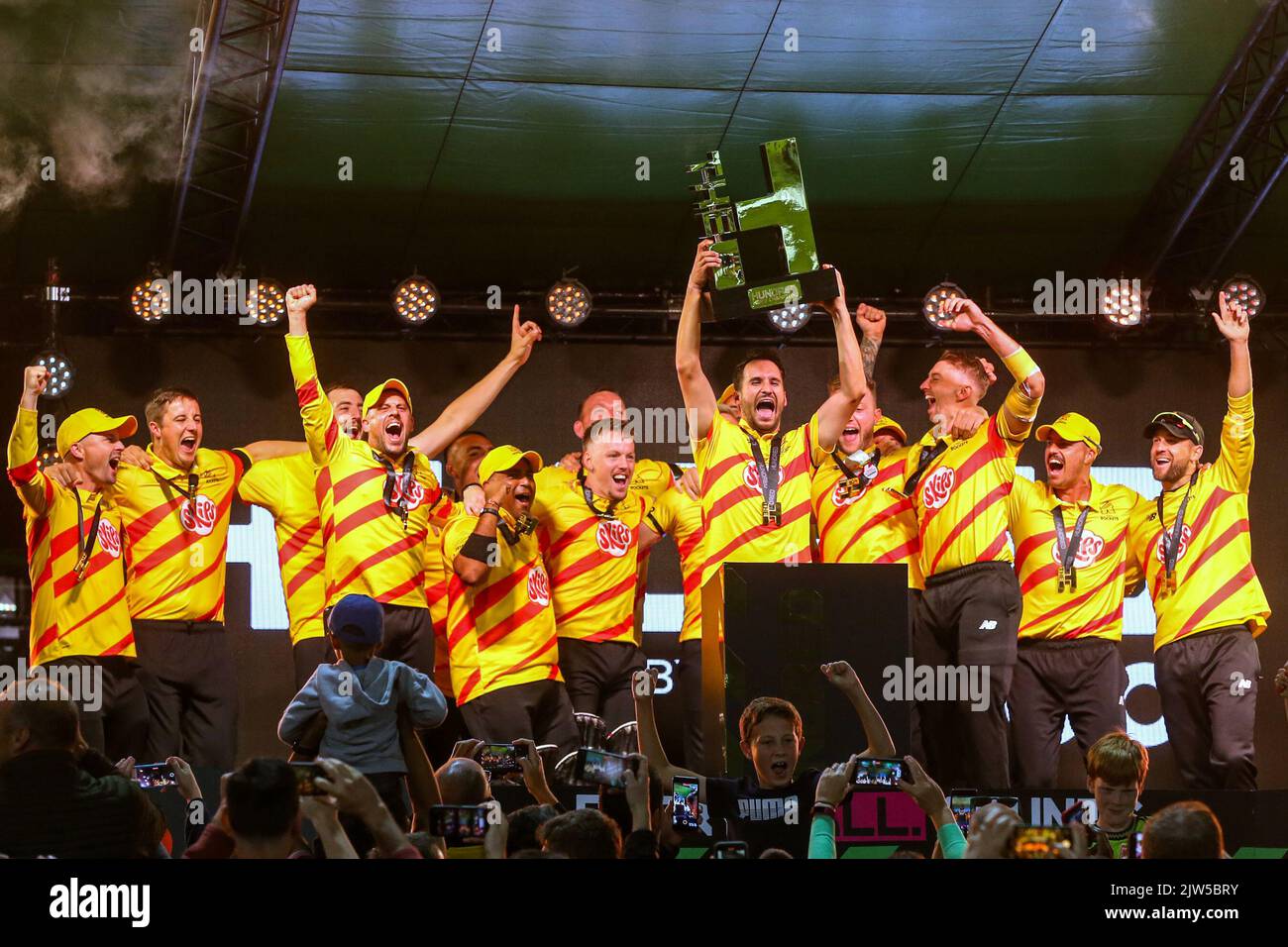 Cricket trophy images hi-res stock photography and images - Alamy