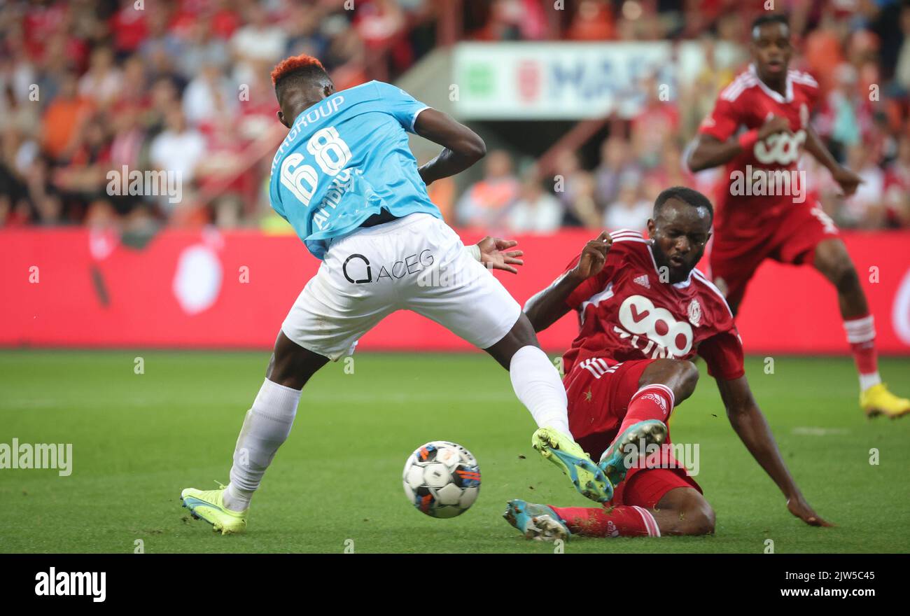 Oostende's Thierry Ambrose and Standard's Merveille Bope Bokadi fight ...