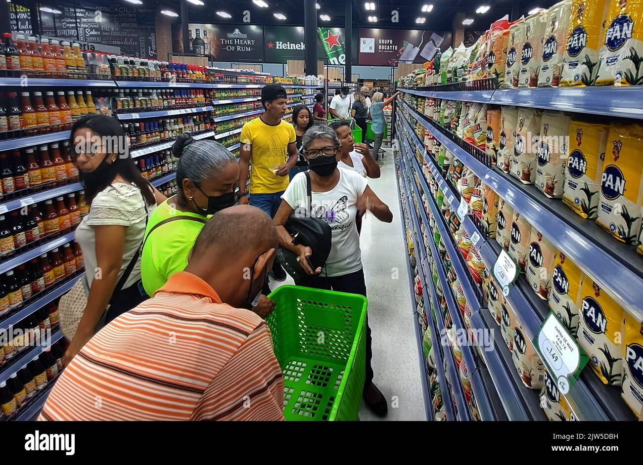 Supermarket in venezuela hi-res stock photography and images - Alamy