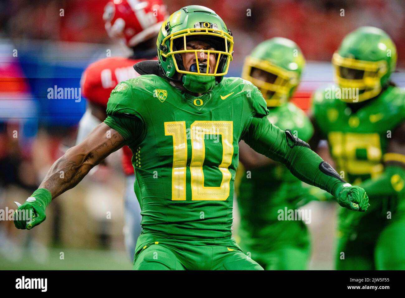 Oregon Ducks linebacker Justin Flowe (10) reacts after a play during ...