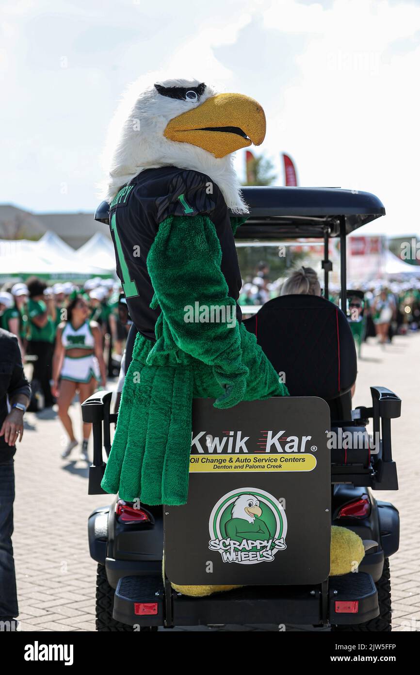 Scrappy hi-res stock photography and images - Alamy