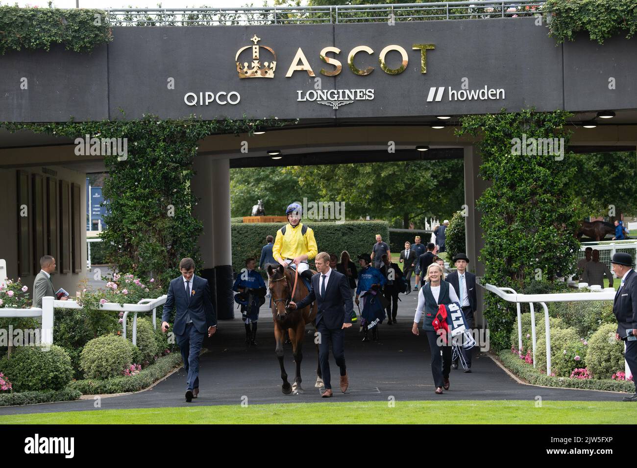 Ascot, Berkshire, UK. 3rd September, 2022. Horse La Yakel ridden by ...