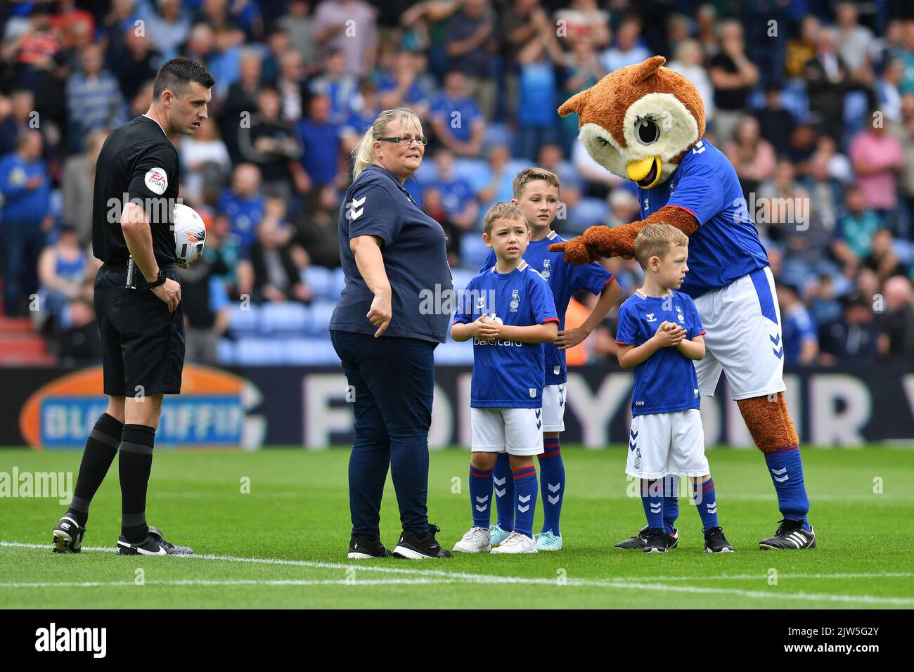 Soccer mascots hi-res stock photography and images - Alamy