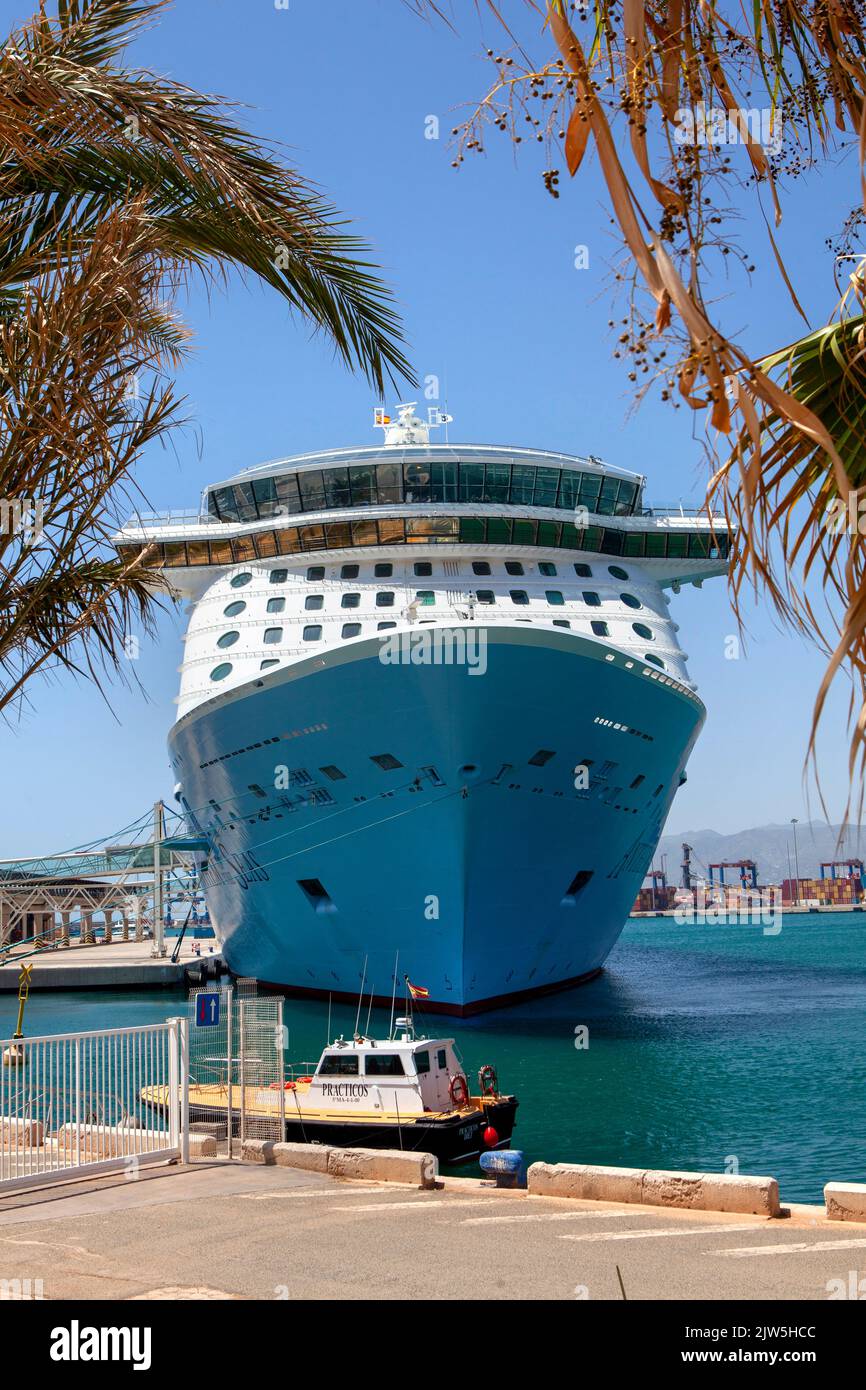 Royal Caribbean International Anthem of the Seas Quantum class cruise ...