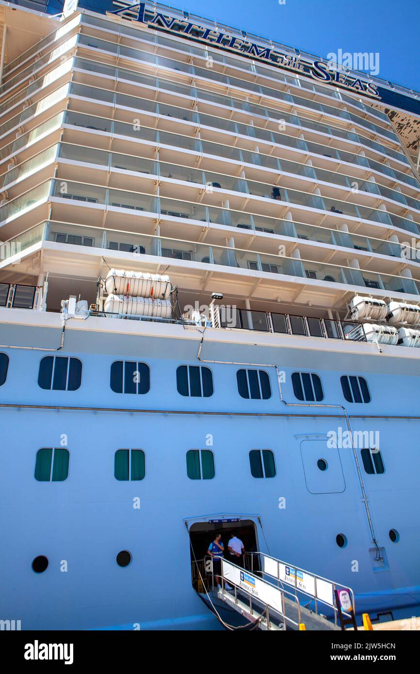 Royal Caribbean International Anthem of the Seas Quantum class cruise ...