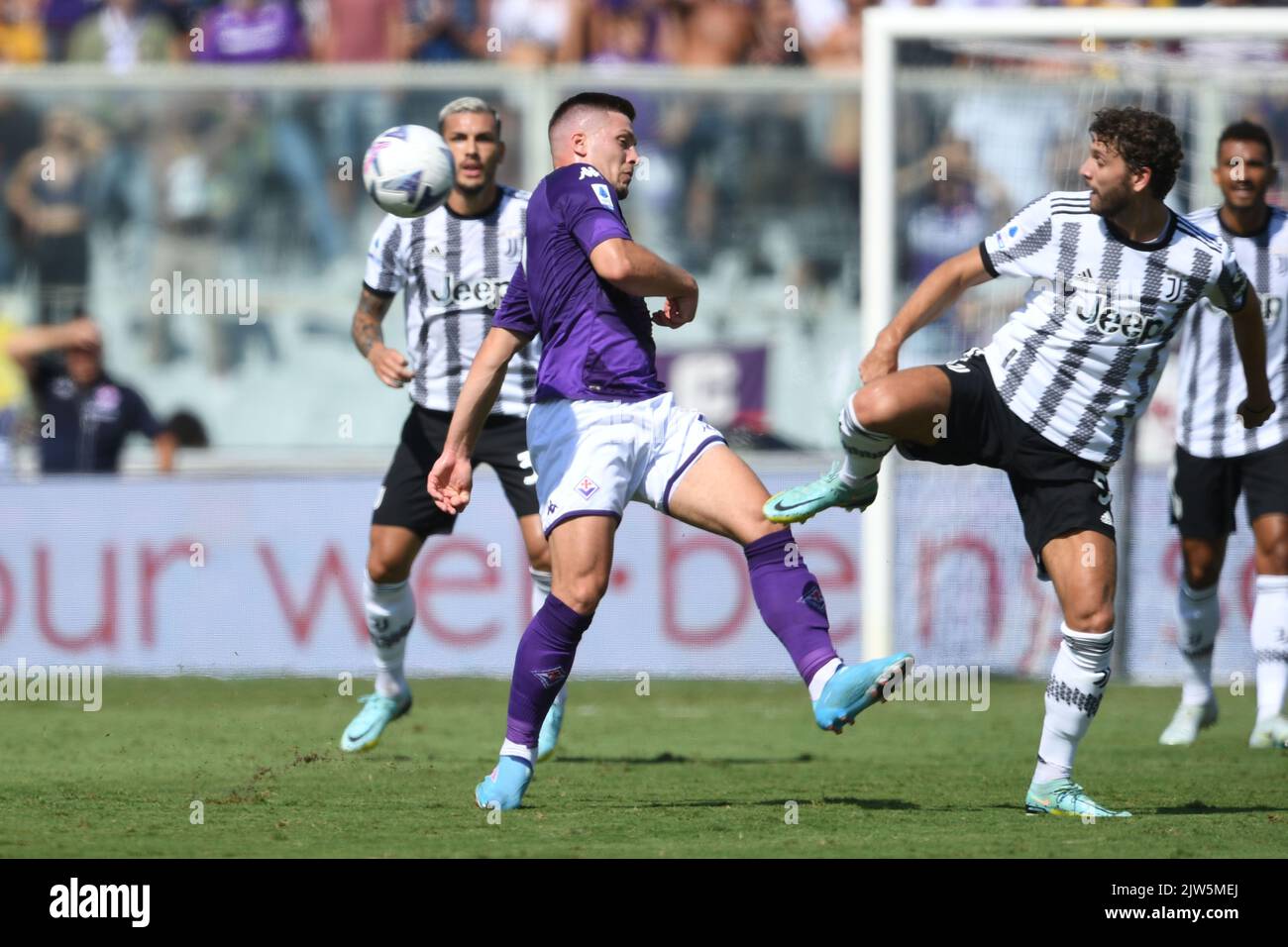 Luka Jovic (Fiorentina)Manuel Locatelli (Juventus) during the Italian ...