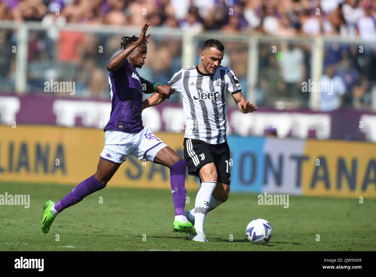Filip Kostic (Juventus)Christian Kouame (Fiorentina) during the Italian ...