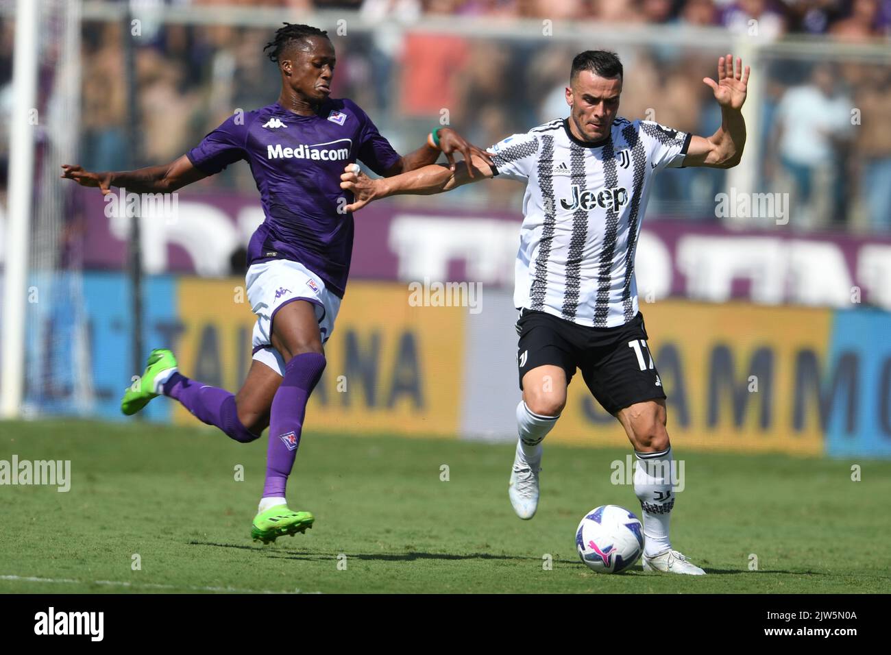 Filip Kostic (Juventus)Christian Kouame (Fiorentina) during the Italian ...