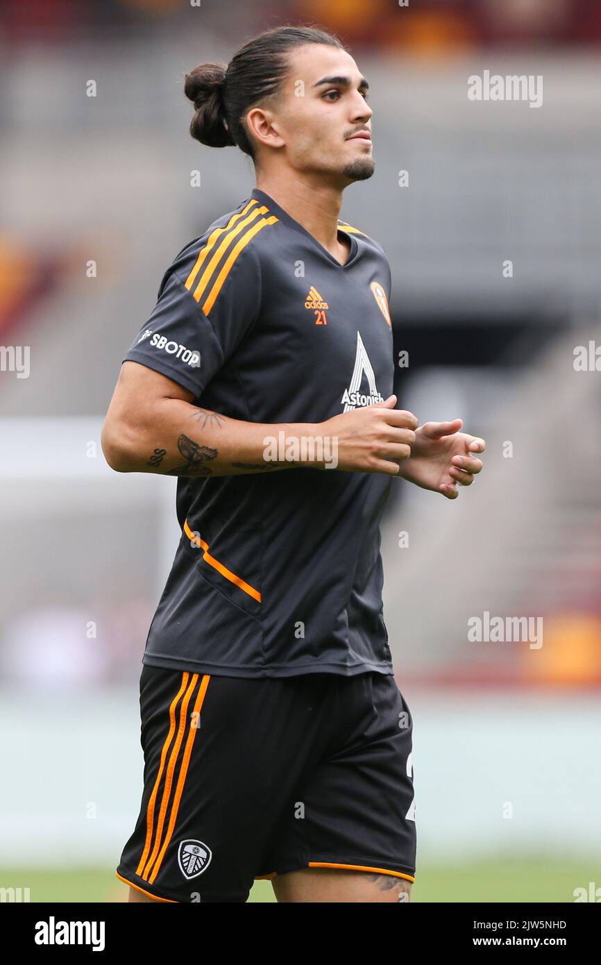 Pascal Struijk #21 of Leeds United during the Premier League match ...