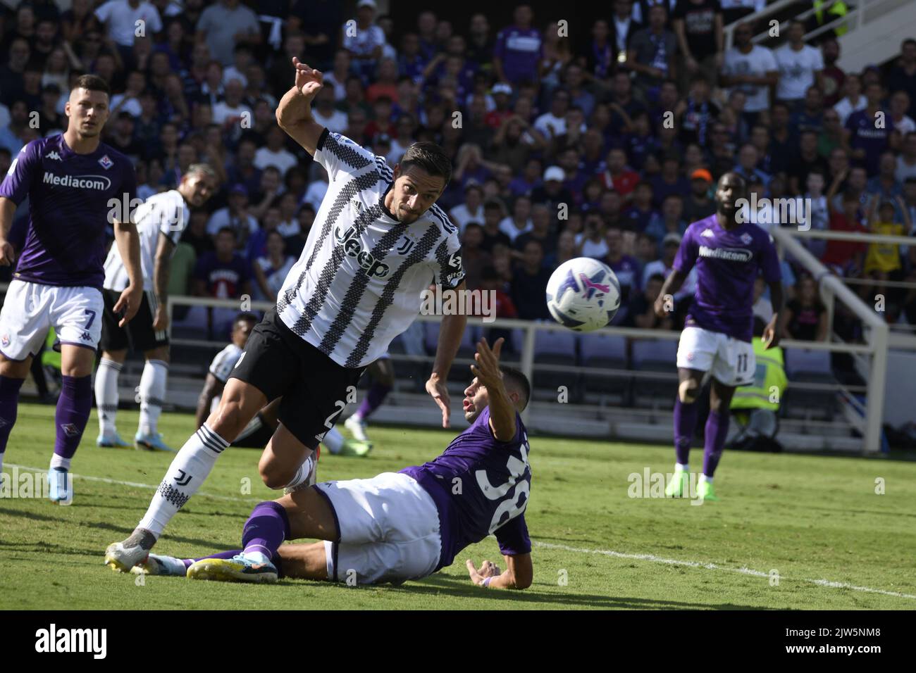 Rolando Mandragora (Fiorentina)Mattia De Sciglio (Juventus) during the ...