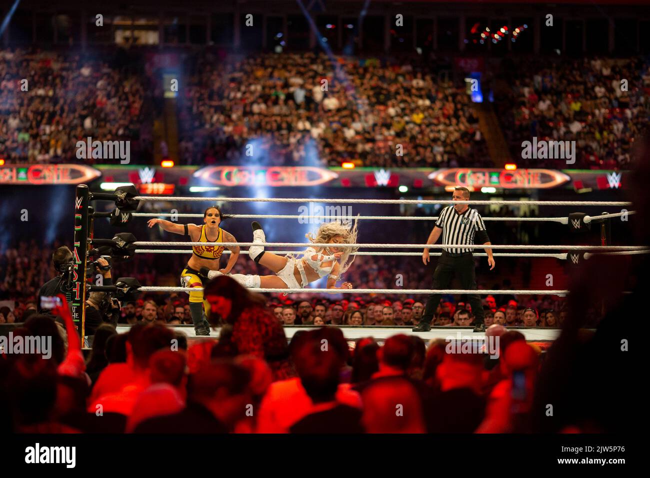 Cardiff, Wales, UK. 3rd Sep, 2022. Liv Morgan vs. Shayna Baszler during ...