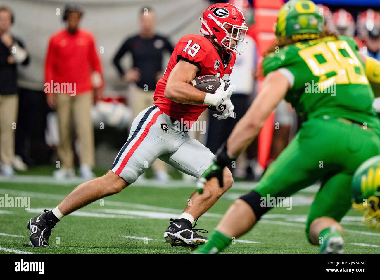 Georgia Bulldogs tight end Brock Bowers (19) during the NCAA College ...