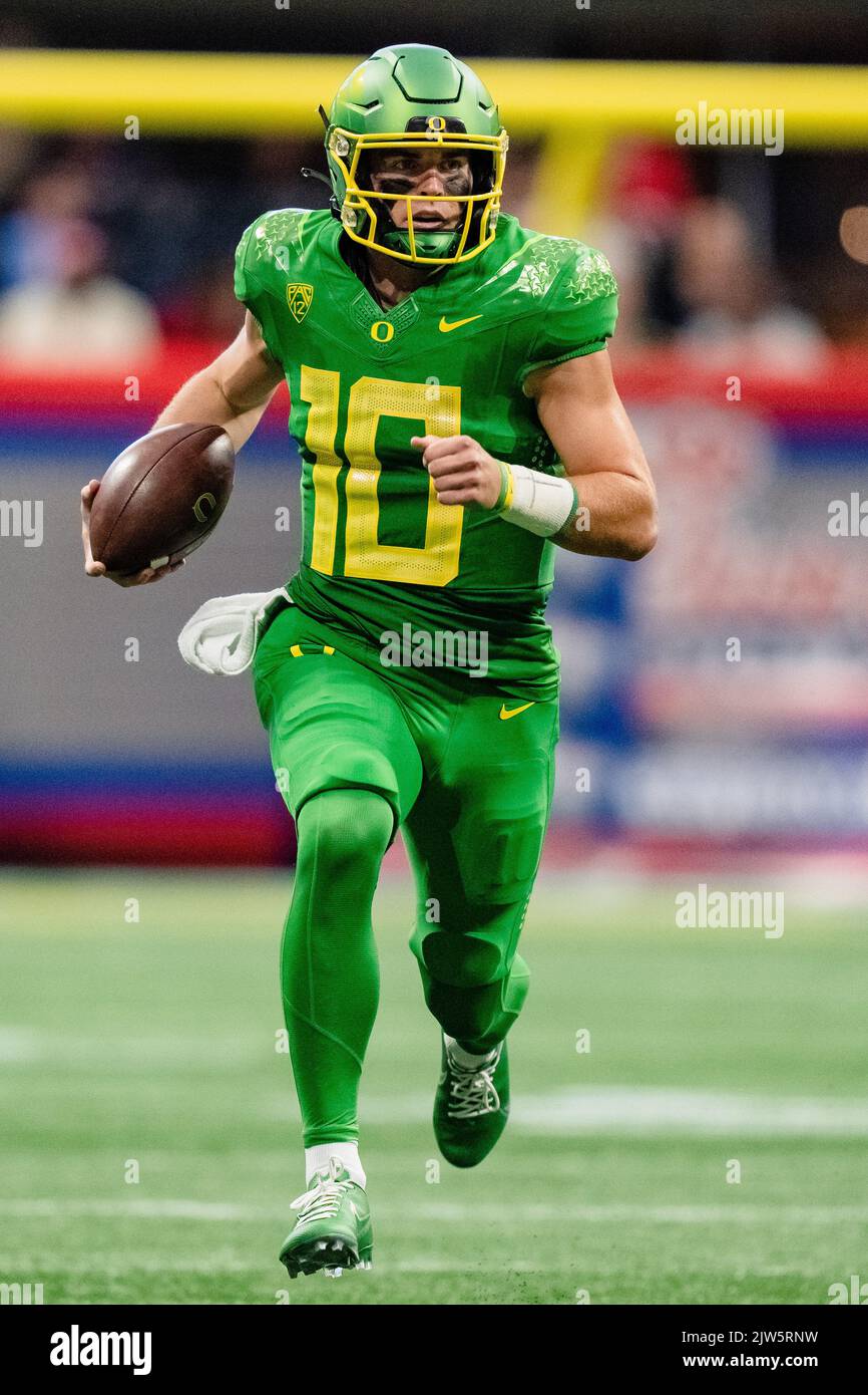 Oregon Ducks quarterback Bo Nix (10) during the NCAA College Football ...