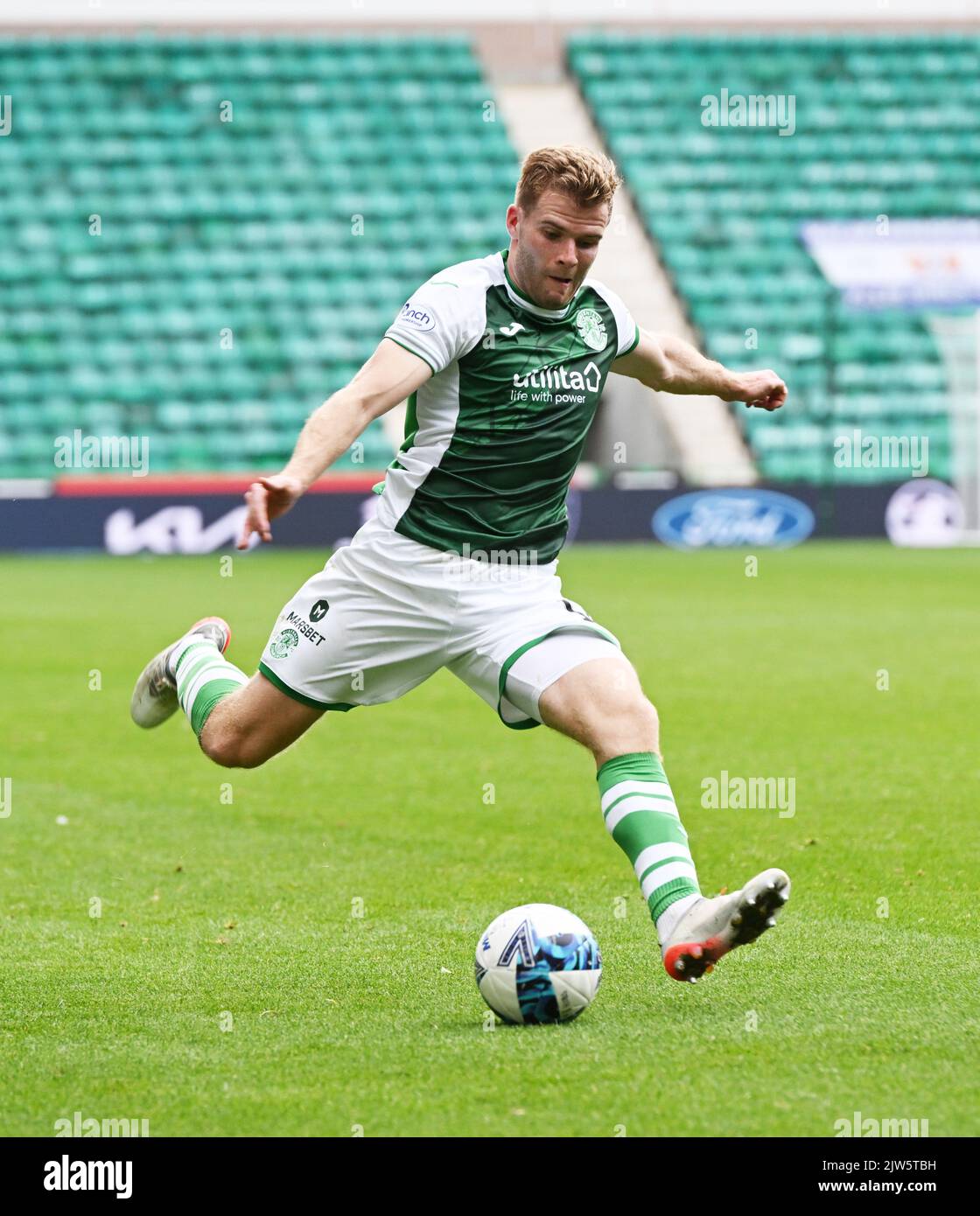 Chris cadden of hibs hi-res stock photography and images - Alamy