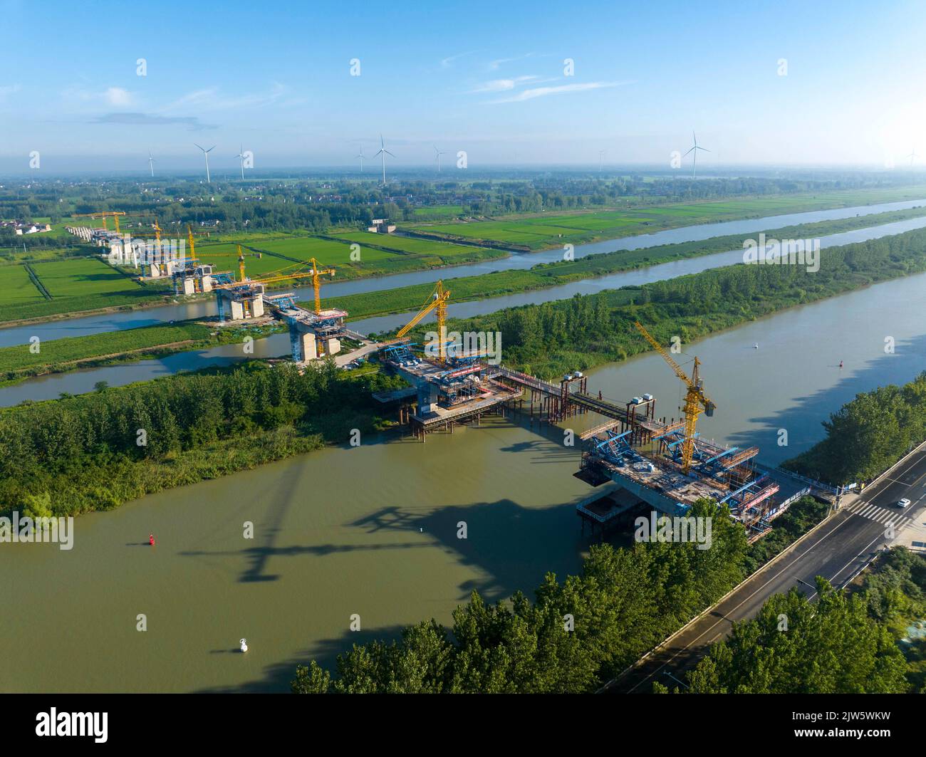 HUAI'AN, CHINA - SEPTEMBER 3, 2022 - Workers work at the construction ...
