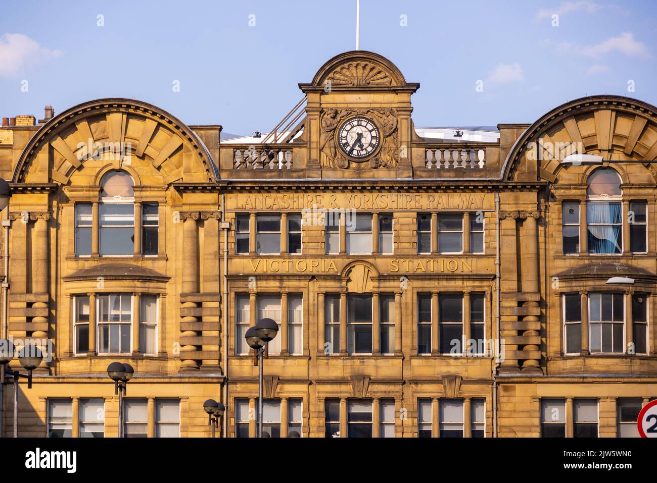 Victoria station in the city of Manchester Stock Photo - Alamy