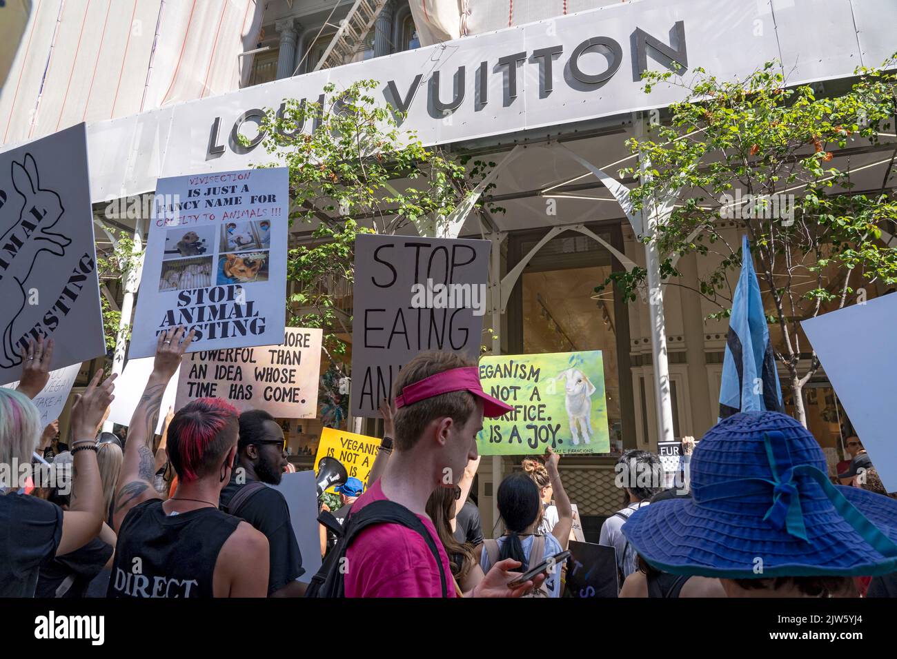 NEW YORK, NY - AUGUST 27, 2022: Hundreds of animal rights activists ...