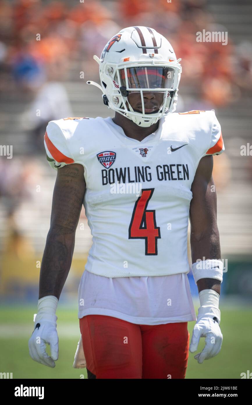 Bowling Green Falcons cornerback Deshawn Jones Jr. (4) during a NCAA ...