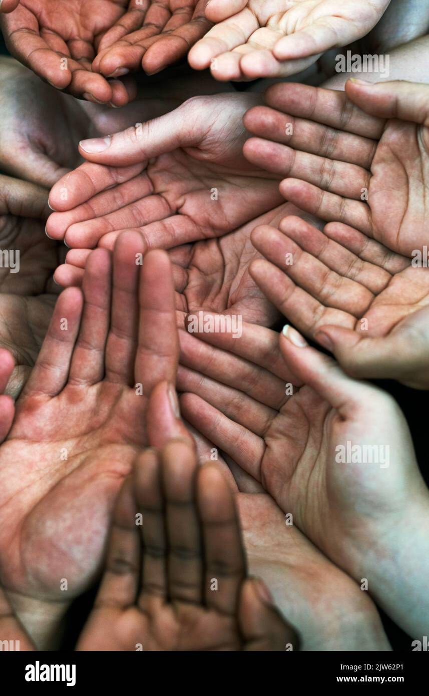 Hands cupped together hi-res stock photography and images - Alamy
