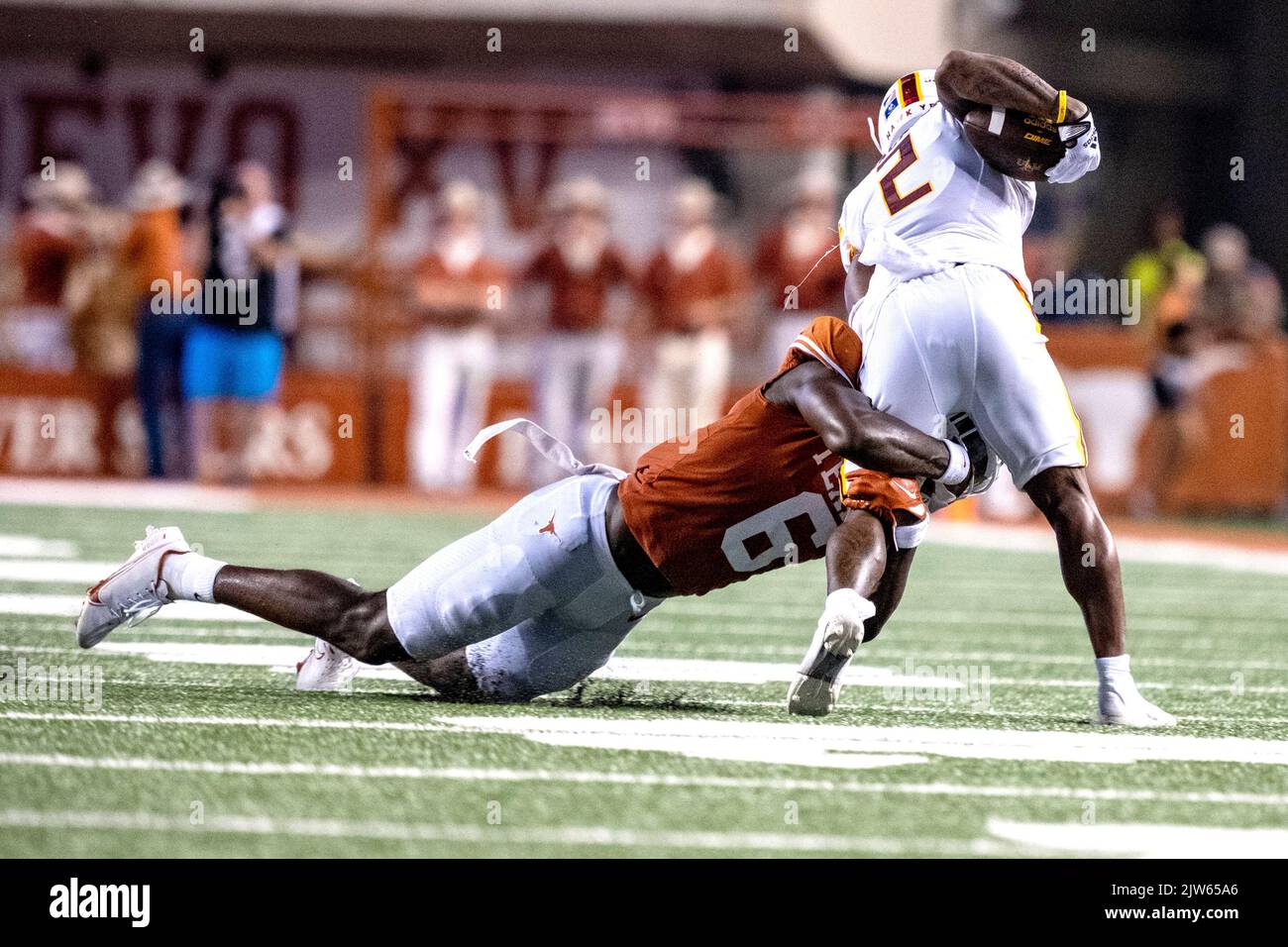 Austin. 9th Sep, 2022. Ryan Watts #6 of the Texas Longhorns in action ...