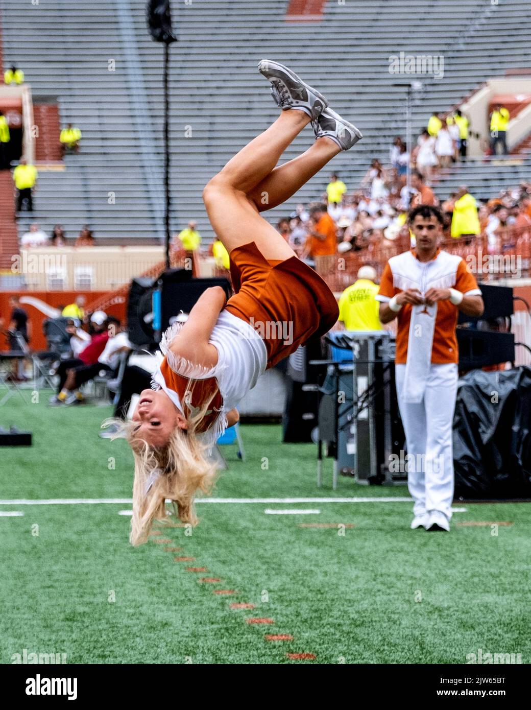 September 9 2022 A Cheerleader Of The Texas Longhorns In Action