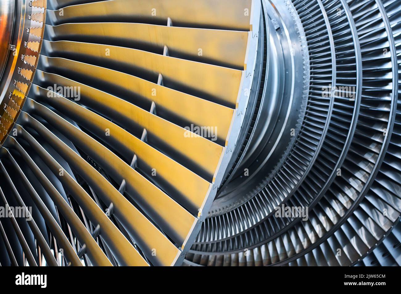 Shiny rotor of powerful steam turbine in light workshop Stock Photo - Alamy