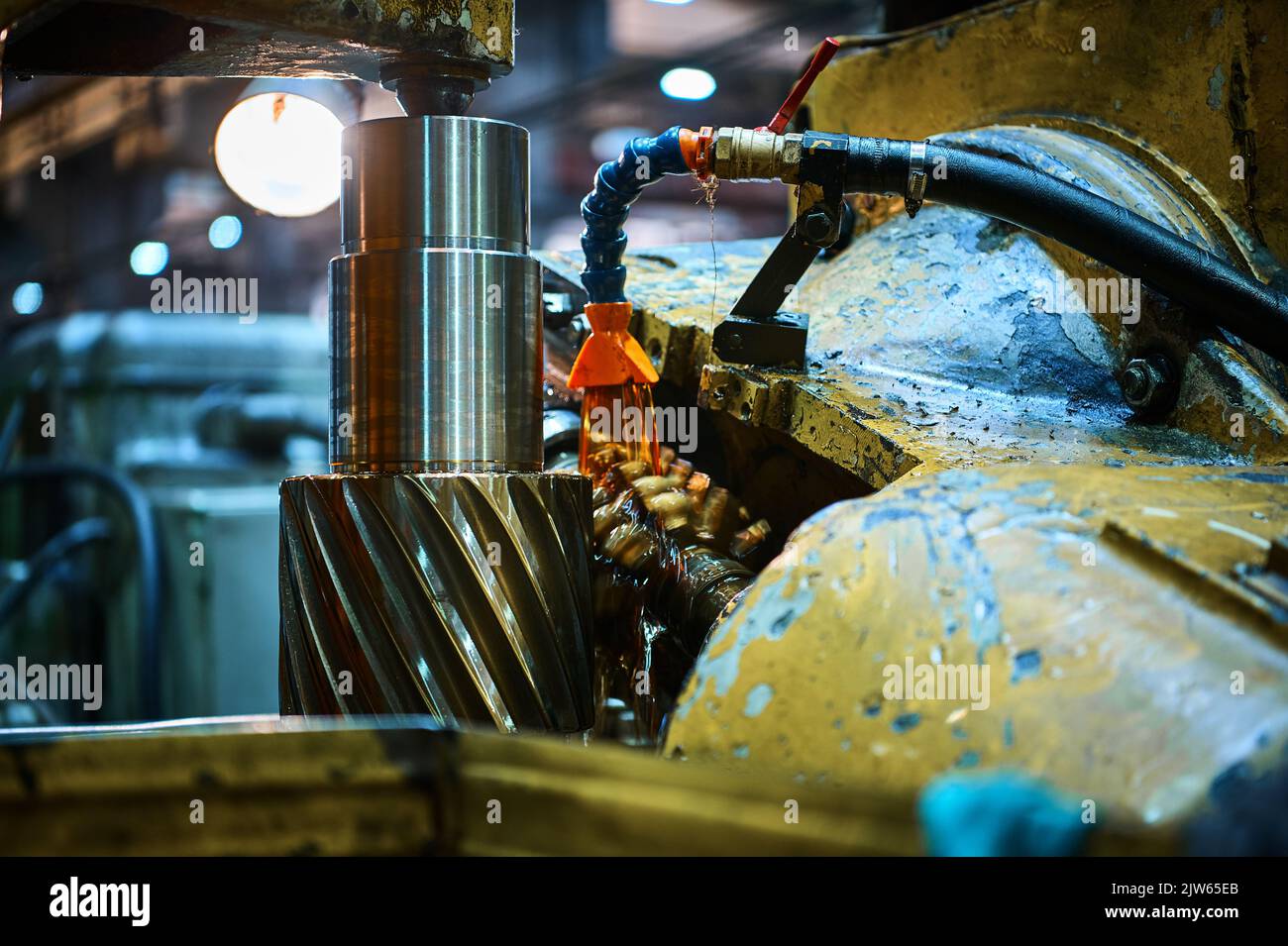 Helical gearbox hi-res stock photography and images - Alamy