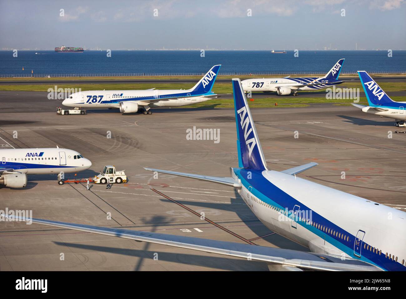 Planes landing, serviced or departing at Haneda Airport, Tokyo, Japan ...