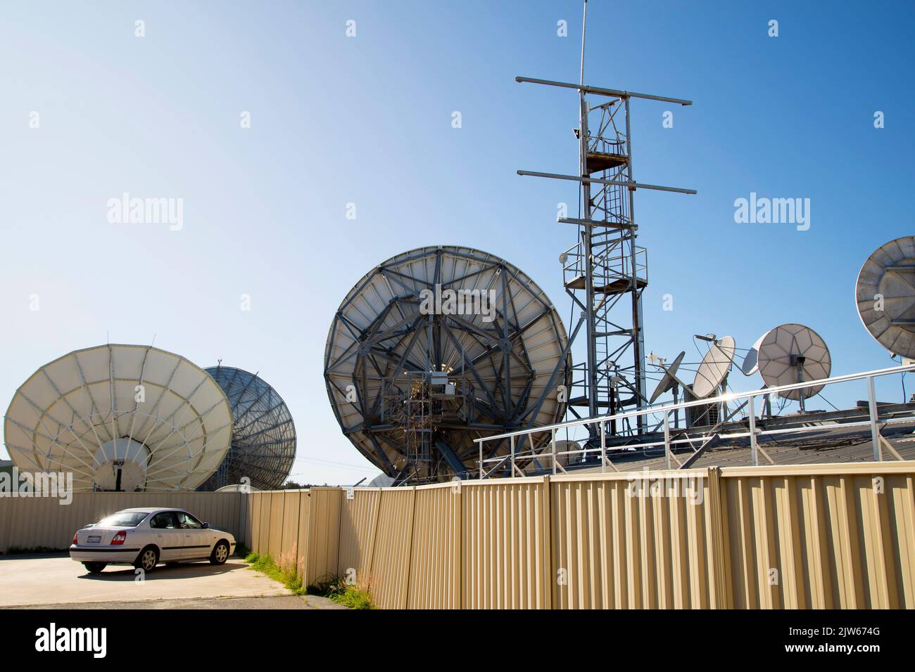 Telecommunications satellite hi-res stock photography and images - Alamy
